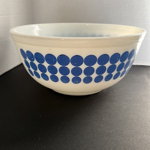Pyrex | Kitchen | Vintage 96s 403 Pyrex Blue Dot Bowl | Poshmark